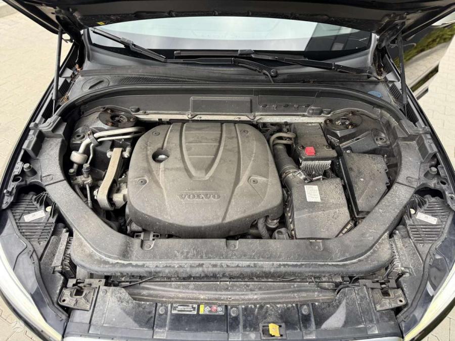 Black Volvo XC60 2018 in Vilnius, with an engine capacity of 1.97 L and mileage of 289 thousand km for 17950 €, photo 18 on AUTOMOTO.COM.LV