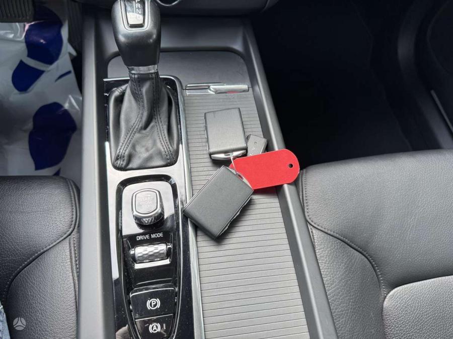 Melns Volvo XC60 2018 Tauragė, ar dzinēja tilpumu 1.97 L un nobraukumu 226 tūkst. km par 18700 €, foto 12 vietnē AUTOMOTO.COM.LV