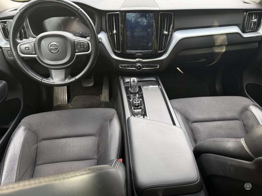 Melns Volvo XC60 2018 Klaipėda, ar dzinēja tilpumu 1.97 L un nobraukumu 270 tūkst. km par 18150 €, foto 8 vietnē AUTOMOTO.COM.LV