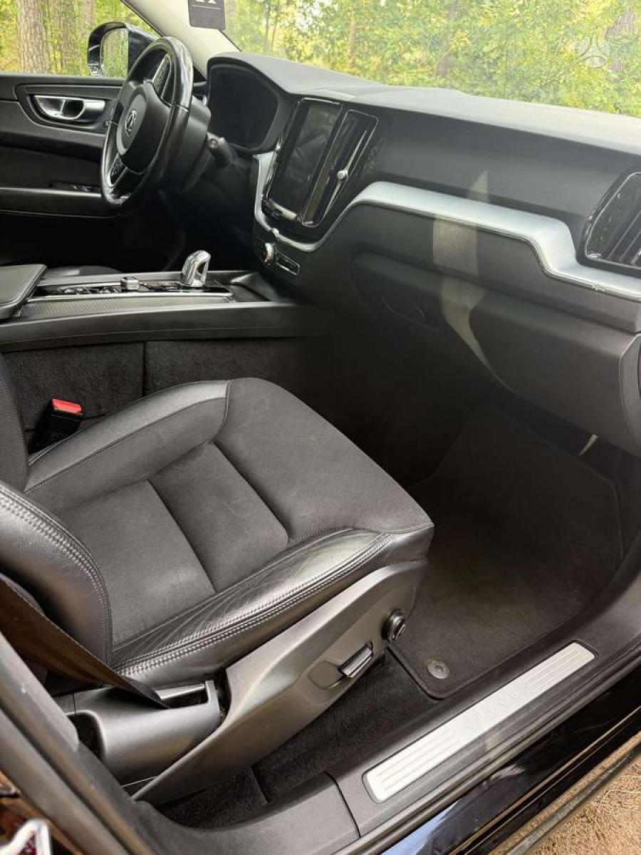 Melns Volvo XC60 2018 Klaipėda, ar dzinēja tilpumu 1.97 L un nobraukumu 270 tūkst. km par 18150 €, foto 11 vietnē AUTOMOTO.COM.LV