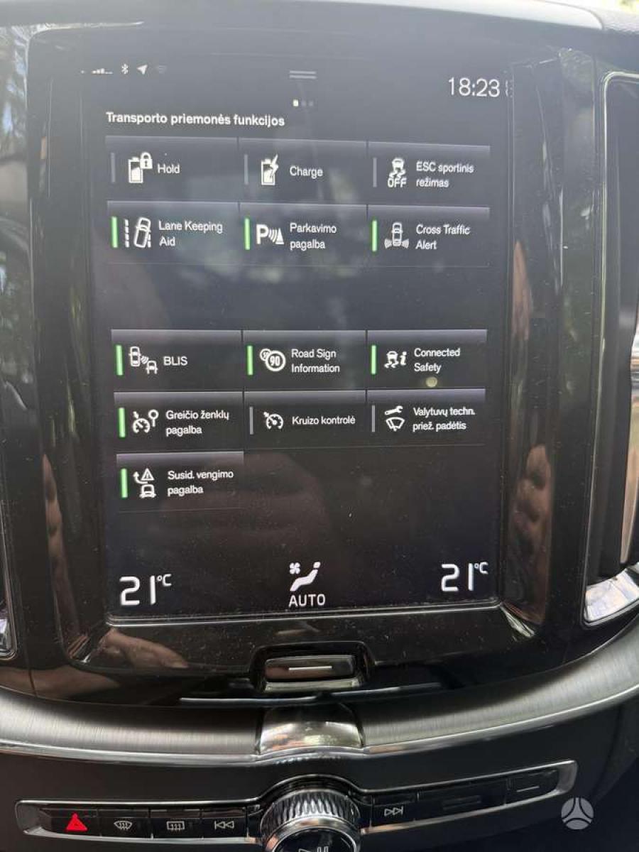 Melns Volvo XC60 2018 Klaipėda, ar dzinēja tilpumu 1.97 L un nobraukumu 270 tūkst. km par 18150 €, foto 15 vietnē AUTOMOTO.COM.LV