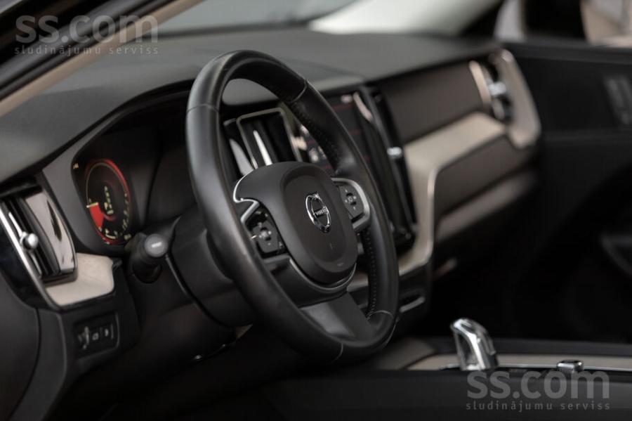 Melns Volvo XC60 2018 Jelgava, ar dzinēja tilpumu 2.00 L un nobraukumu 232 tūkst. km par 21000 €, foto 21 vietnē AUTOMOTO.COM.LV