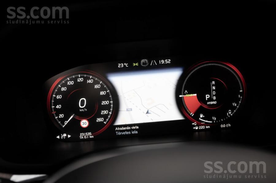Melns Volvo XC60 2018 Jelgava, ar dzinēja tilpumu 2.00 L un nobraukumu 232 tūkst. km par 21000 €, foto 30 vietnē AUTOMOTO.COM.LV