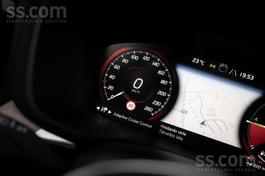 Melns Volvo XC60 2018 Jelgava, ar dzinēja tilpumu 2.00 L un nobraukumu 232 tūkst. km par 21000 €, foto 32 vietnē AUTOMOTO.COM.LV