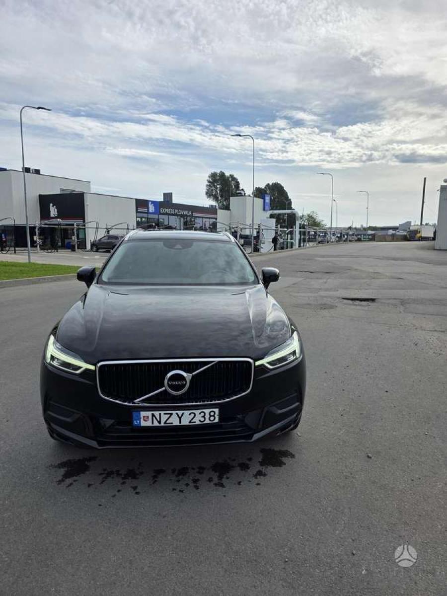 Black Volvo XC60 2018 in Siauliai, with an engine capacity of 1.97 L and mileage of 212 thousand km for 18000 €, photo 1 on AUTOMOTO.COM.LV