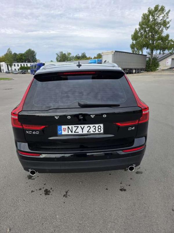 Black Volvo XC60 2018 in Siauliai, with an engine capacity of 1.97 L and mileage of 212 thousand km for 18000 €, photo 3 on AUTOMOTO.COM.LV