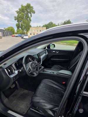 Black Volvo XC60 2018 in Siauliai, with an engine capacity of 1.97 L and mileage of 212 thousand km for 18000 €, photo 10 on AUTOMOTO.COM.LV
