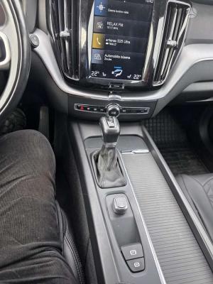 Black Volvo XC60 2018 in Siauliai, with an engine capacity of 1.97 L and mileage of 212 thousand km for 18000 €, photo 12 on AUTOMOTO.COM.LV