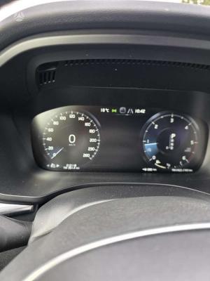 Black Volvo XC60 2018 in Siauliai, with an engine capacity of 1.97 L and mileage of 212 thousand km for 18000 €, photo 14 on AUTOMOTO.COM.LV