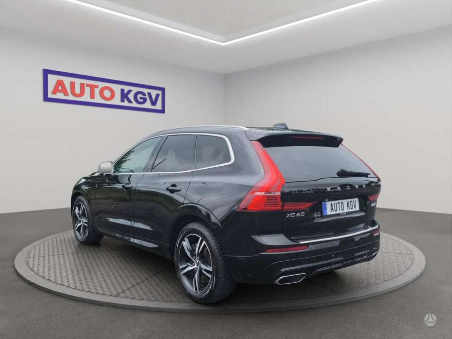 Melns Volvo XC60 2018 Viļņa, ar dzinēja tilpumu 2.00 L un nobraukumu 183 tūkst. km par 23499 €, foto 4 vietnē AUTOMOTO.COM.LV