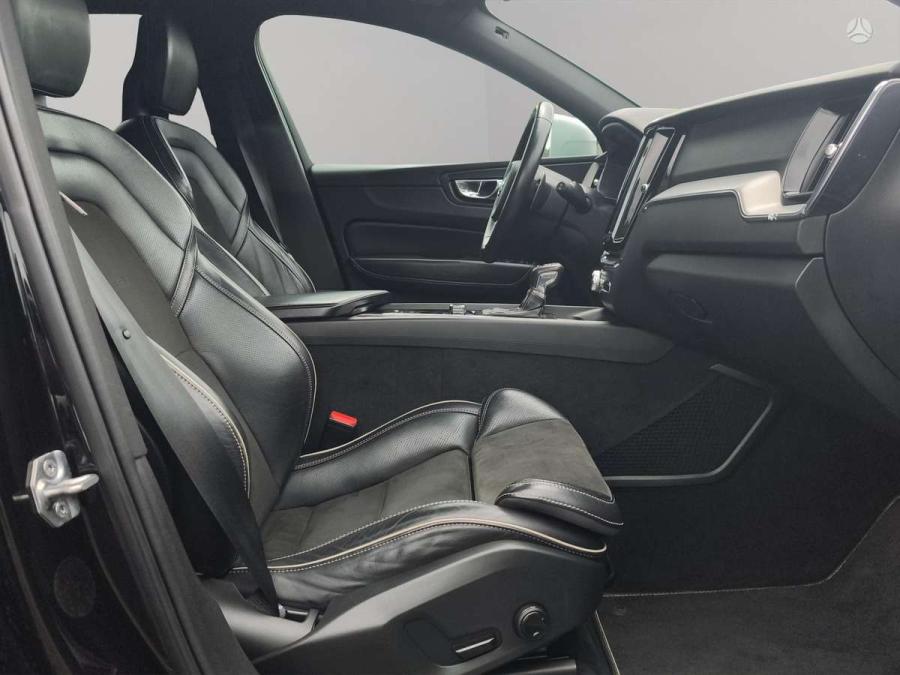 Melns Volvo XC60 2018 Viļņa, ar dzinēja tilpumu 2.00 L un nobraukumu 183 tūkst. km par 23499 €, foto 9 vietnē AUTOMOTO.COM.LV