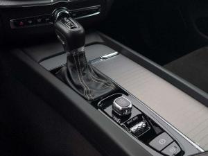 Melns Volvo XC60 2018 Viļņa, ar dzinēja tilpumu 2.00 L un nobraukumu 183 tūkst. km par 23499 €, foto 20 vietnē AUTOMOTO.COM.LV
