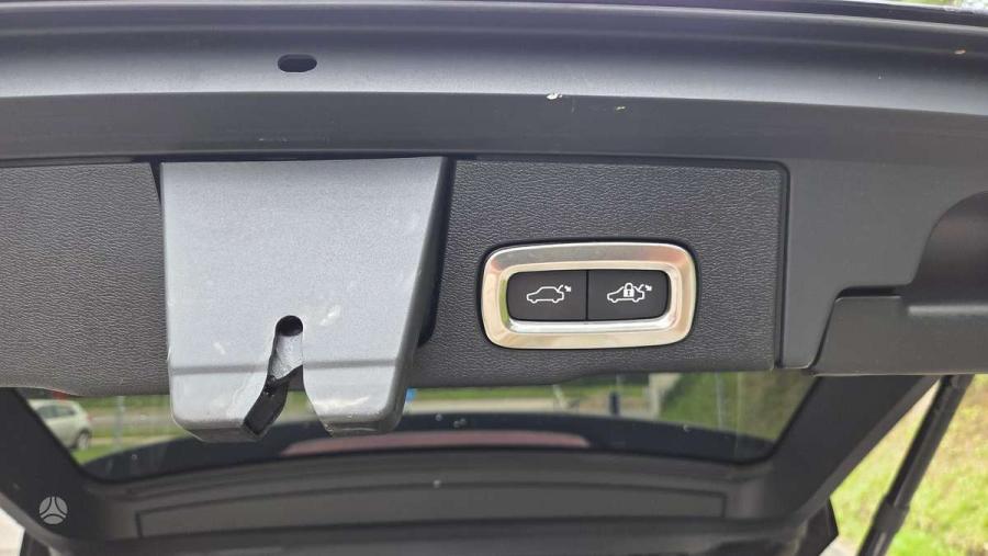 Melns Volvo XC60 2018 Klaipėda, ar dzinēja tilpumu 1.97 L un nobraukumu 207 tūkst. km par 20750 €, foto 10 vietnē AUTOMOTO.COM.LV
