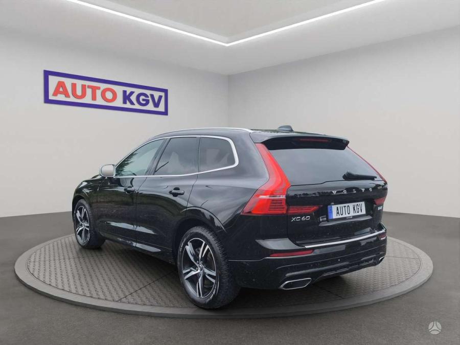 Black Volvo XC60 2018 in Vilnius, with an engine capacity of 2.00 L and mileage of 183 thousand km for 23499 €, photo 4 on AUTOMOTO.COM.LV