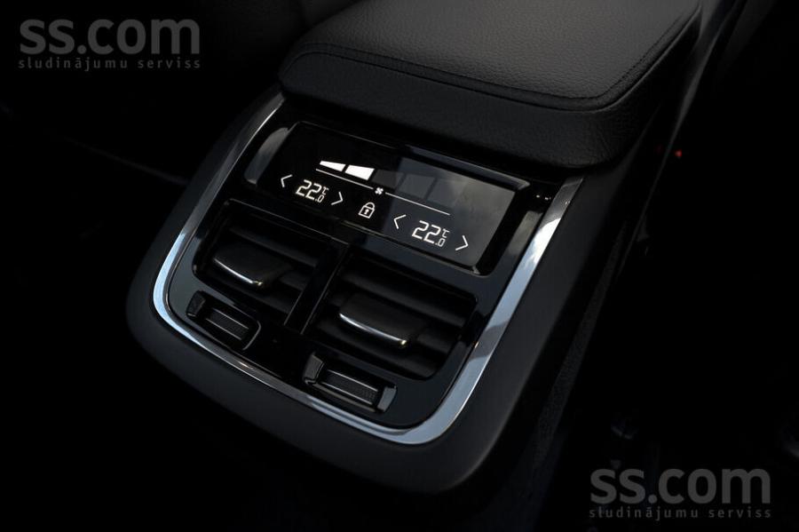 Melns Volvo XC60 2018 Jelgava, ar dzinēja tilpumu 2.00 L un nobraukumu 290 tūkst. km par 22500 €, foto 13 vietnē AUTOMOTO.COM.LV