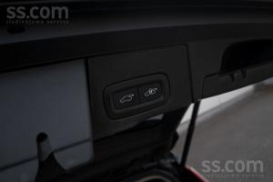 Melns Volvo XC60 2018 Jelgava, ar dzinēja tilpumu 2.00 L un nobraukumu 290 tūkst. km par 22500 €, foto 16 vietnē AUTOMOTO.COM.LV