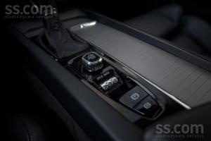 Melns Volvo XC60 2018 Jelgava, ar dzinēja tilpumu 2.00 L un nobraukumu 290 tūkst. km par 22500 €, foto 23 vietnē AUTOMOTO.COM.LV