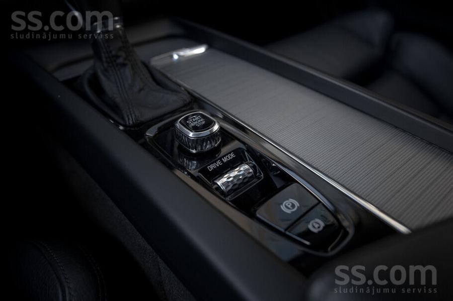 Melns Volvo XC60 2018 Jelgava, ar dzinēja tilpumu 2.00 L un nobraukumu 290 tūkst. km par 22500 €, foto 23 vietnē AUTOMOTO.COM.LV