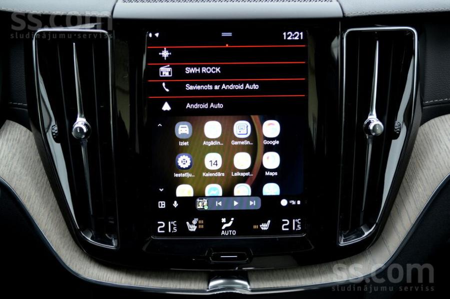 Black Volvo XC60 2018 in Tukums, with an engine capacity of 2.00 L and mileage of 254 thousand km for 20990 €, photo 17 on AUTOMOTO.COM.LV