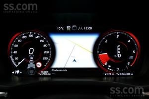 Black Volvo XC60 2018 in Tukums, with an engine capacity of 2.00 L and mileage of 254 thousand km for 20990 €, photo 19 on AUTOMOTO.COM.LV