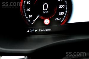Black Volvo XC60 2018 in Tukums, with an engine capacity of 2.00 L and mileage of 254 thousand km for 20990 €, photo 21 on AUTOMOTO.COM.LV