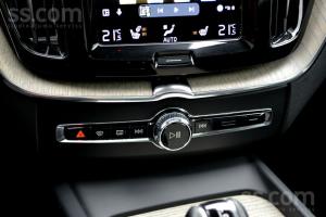 Black Volvo XC60 2018 in Tukums, with an engine capacity of 2.00 L and mileage of 254 thousand km for 20990 €, photo 22 on AUTOMOTO.COM.LV