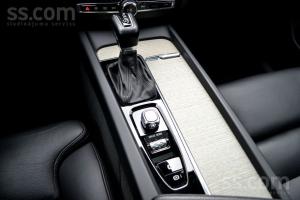 Black Volvo XC60 2018 in Tukums, with an engine capacity of 2.00 L and mileage of 254 thousand km for 20990 €, photo 23 on AUTOMOTO.COM.LV