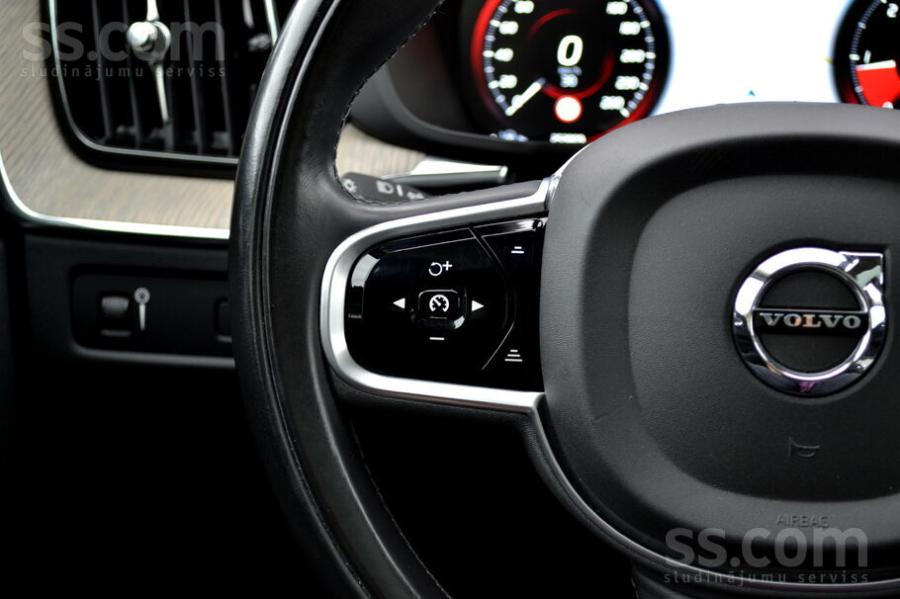 Black Volvo XC60 2018 in Tukums, with an engine capacity of 2.00 L and mileage of 254 thousand km for 20990 €, photo 27 on AUTOMOTO.COM.LV