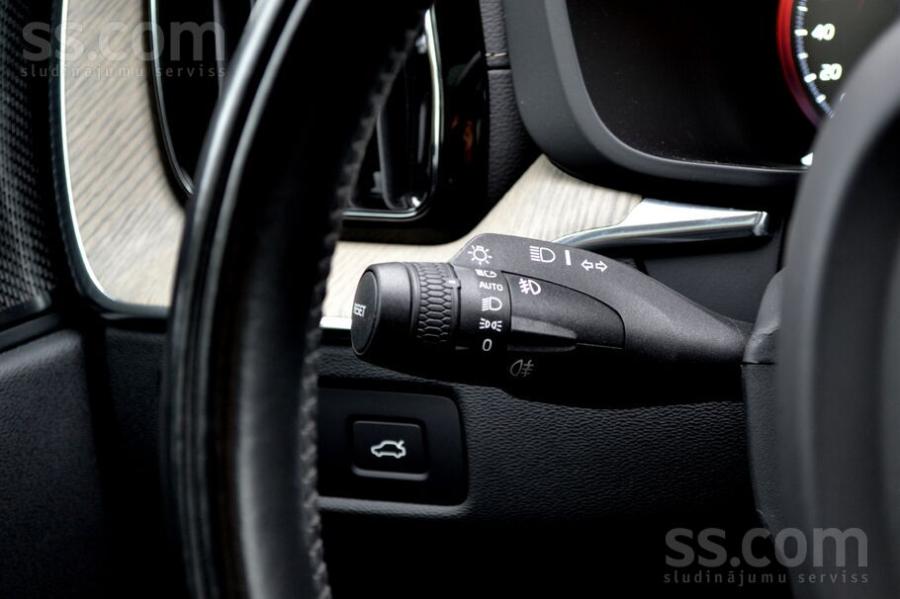 Black Volvo XC60 2018 in Tukums, with an engine capacity of 2.00 L and mileage of 254 thousand km for 20990 €, photo 28 on AUTOMOTO.COM.LV