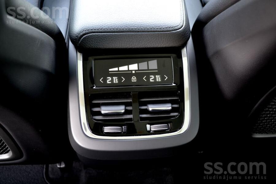 Black Volvo XC60 2018 in Tukums, with an engine capacity of 2.00 L and mileage of 254 thousand km for 20990 €, photo 34 on AUTOMOTO.COM.LV