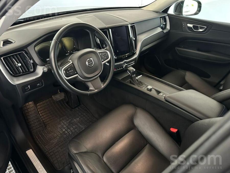 Melns Volvo XC60 2019 Rīga, ar dzinēja tilpumu 2.00 L un nobraukumu 225 tūkst. km par 20500 €, foto 4 vietnē AUTOMOTO.COM.LV