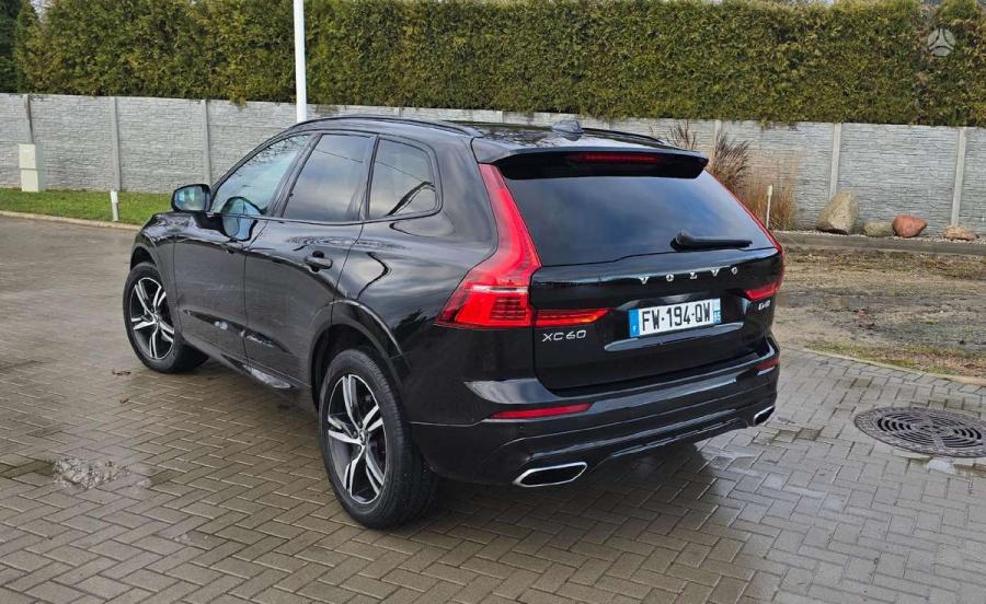 Black Volvo XC60 2019 in Taurage, with an engine capacity of 1.97 L and mileage of 263 thousand km for 18800 €, photo 2 on AUTOMOTO.COM.LV