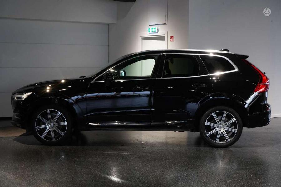 Black Volvo XC60 2019 in Vilnius, with an engine capacity of 1.97 L and mileage of 131 thousand km for 31900 €, photo 2 on AUTOMOTO.COM.LV