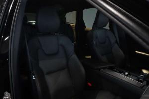 Black Volvo XC60 2019 in Vilnius, with an engine capacity of 1.97 L and mileage of 131 thousand km for 31900 €, photo 11 on AUTOMOTO.COM.LV
