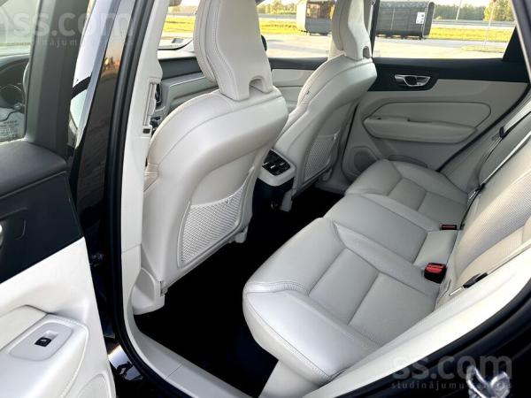 Black Volvo XC60 2019 in Riga, with an engine capacity of 2.00 L and mileage of 149 thousand km for 29500 €, photo 9 on AUTOMOTO.COM.LV