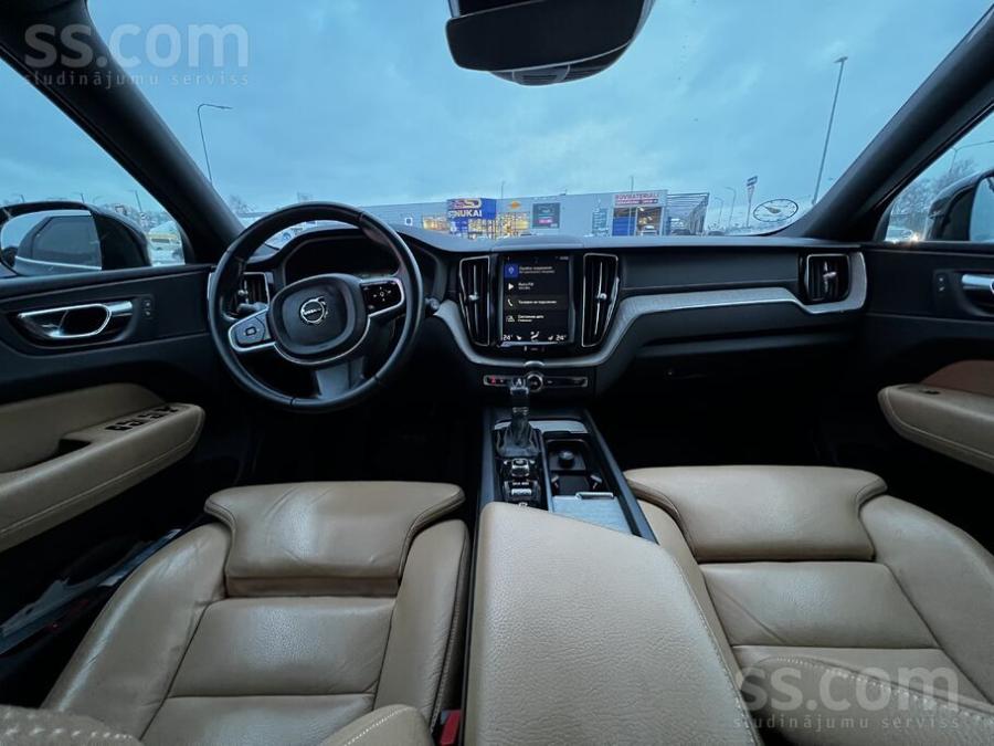 Black Volvo XC60 2019 in Jelgava, with an engine capacity of 2.00 L and mileage of 268 thousand km for 22300 €, photo 13 on AUTOMOTO.COM.LV