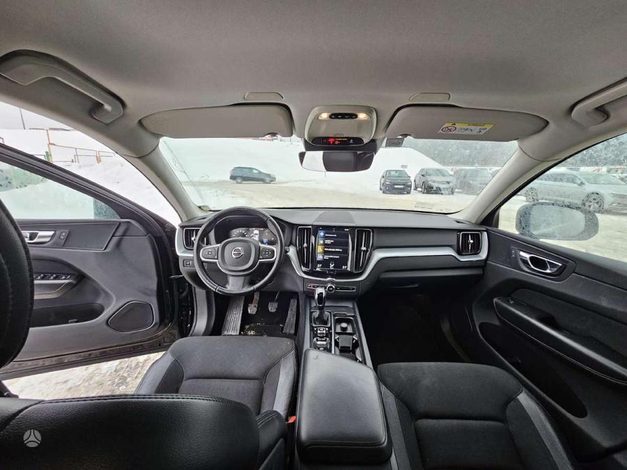 Black Volvo XC60 2019 in Vilnius, with an engine capacity of 1.97 L and mileage of 179 thousand km for 16950 €, photo 7 on AUTOMOTO.COM.LV