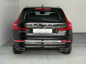 Black Volvo XC60 2019 in Riga, with an engine capacity of 2.00 L and mileage of 127 thousand km for 32490 €, photo 3 on AUTOMOTO.COM.LV