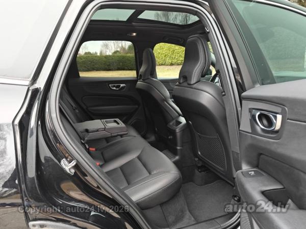 Melns Volvo XC60 2019 Tartu, ar dzinēja tilpumu 2.00 L un nobraukumu 124 tūkst. km par 25999 €, foto 10 vietnē AUTOMOTO.COM.LV