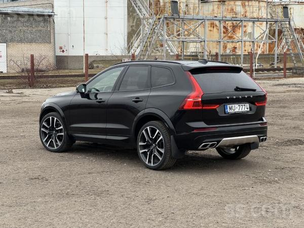 Black Volvo XC60 2019 in Valmiera, with an engine capacity of 2.00 L and mileage of 193 thousand km for 31599 €, photo 4 on AUTOMOTO.COM.LV