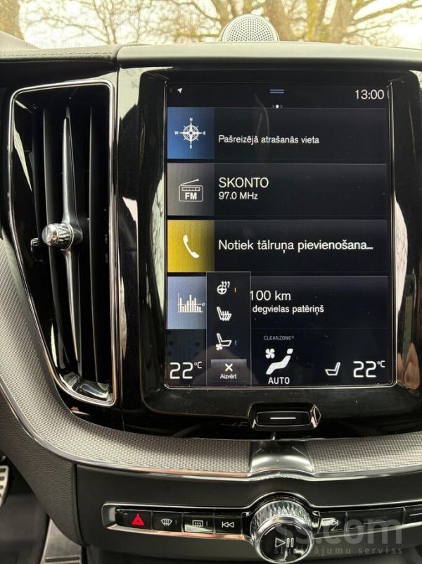 Black Volvo XC60 2019 in Valmiera, with an engine capacity of 2.00 L and mileage of 193 thousand km for 31599 €, photo 8 on AUTOMOTO.COM.LV