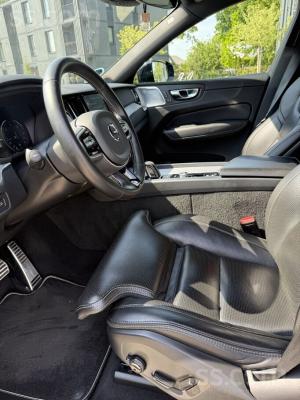 Melns Volvo XC60 2019 Rīga, ar dzinēja tilpumu 2.00 L un nobraukumu 130 tūkst. km par 28000 €, foto 10 vietnē AUTOMOTO.COM.LV