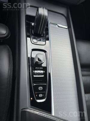 Melns Volvo XC60 2019 Rīga, ar dzinēja tilpumu 2.00 L un nobraukumu 130 tūkst. km par 28000 €, foto 22 vietnē AUTOMOTO.COM.LV