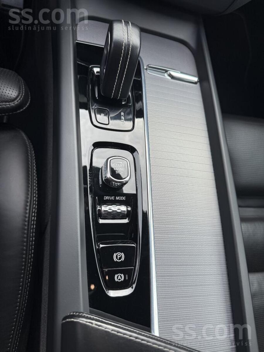 Melns Volvo XC60 2019 Rīga, ar dzinēja tilpumu 2.00 L un nobraukumu 130 tūkst. km par 28000 €, foto 22 vietnē AUTOMOTO.COM.LV
