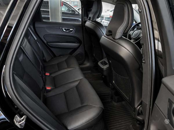 Melns Volvo XC60 2019 Klaipėda, ar dzinēja tilpumu 1.97 L un nobraukumu 195 tūkst. km par 20956 €, foto 3 vietnē AUTOMOTO.COM.LV