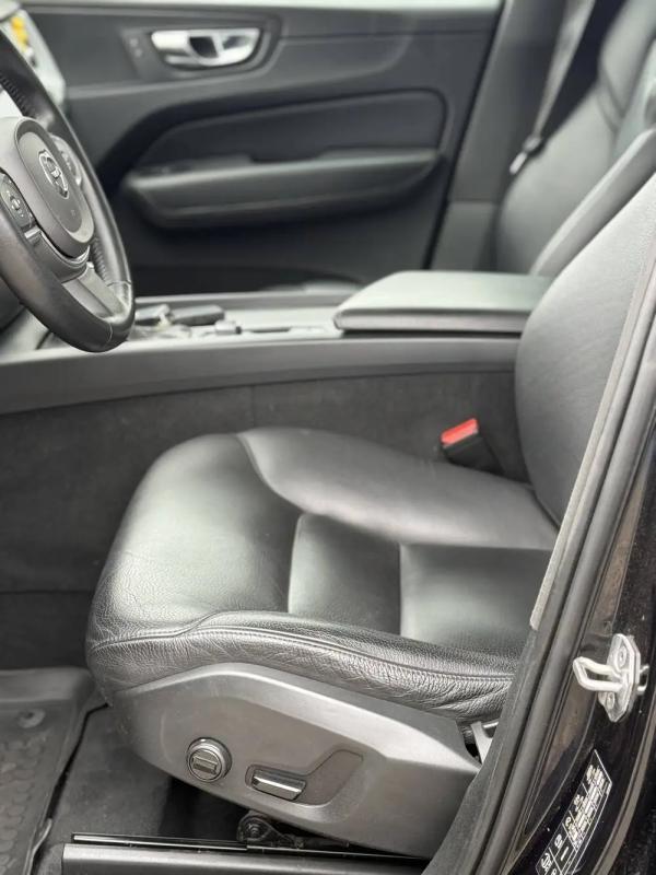 Melns Volvo XC60 2019 Rīga, ar dzinēja tilpumu 2.00 L un nobraukumu 109 tūkst. km par 23800 €, foto 5 vietnē AUTOMOTO.COM.LV