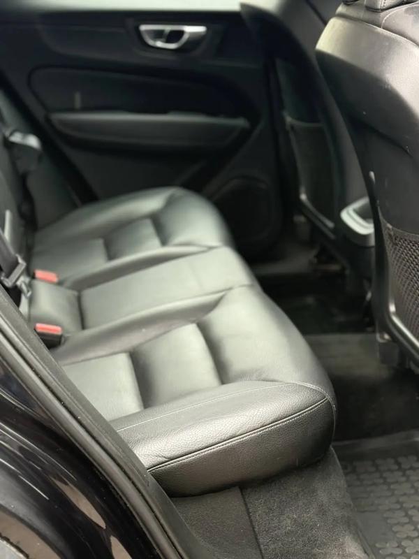Melns Volvo XC60 2019 Rīga, ar dzinēja tilpumu 2.00 L un nobraukumu 109 tūkst. km par 23800 €, foto 8 vietnē AUTOMOTO.COM.LV