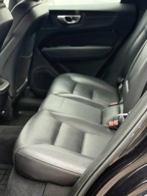 Black Volvo XC60 2019 in Riga, with an engine capacity of 2.00 L and mileage of 109 thousand km for 23800 €, photo 8 on AUTOMOTO.COM.LV