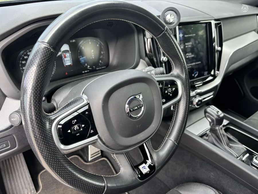 Melns Volvo XC60 2019 Marijampole, ar dzinēja tilpumu 1.97 L un nobraukumu 262 tūkst. km par 17490 €, foto 13 vietnē AUTOMOTO.COM.LV