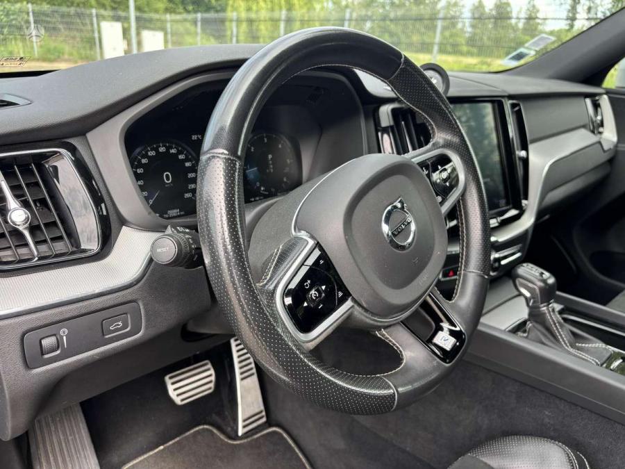 Melns Volvo XC60 2019 Marijampole, ar dzinēja tilpumu 1.97 L un nobraukumu 262 tūkst. km par 17490 €, foto 14 vietnē AUTOMOTO.COM.LV
